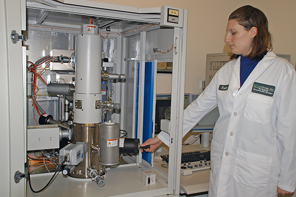 Instrumentation: Scanning Electron Microscopy (SEM)